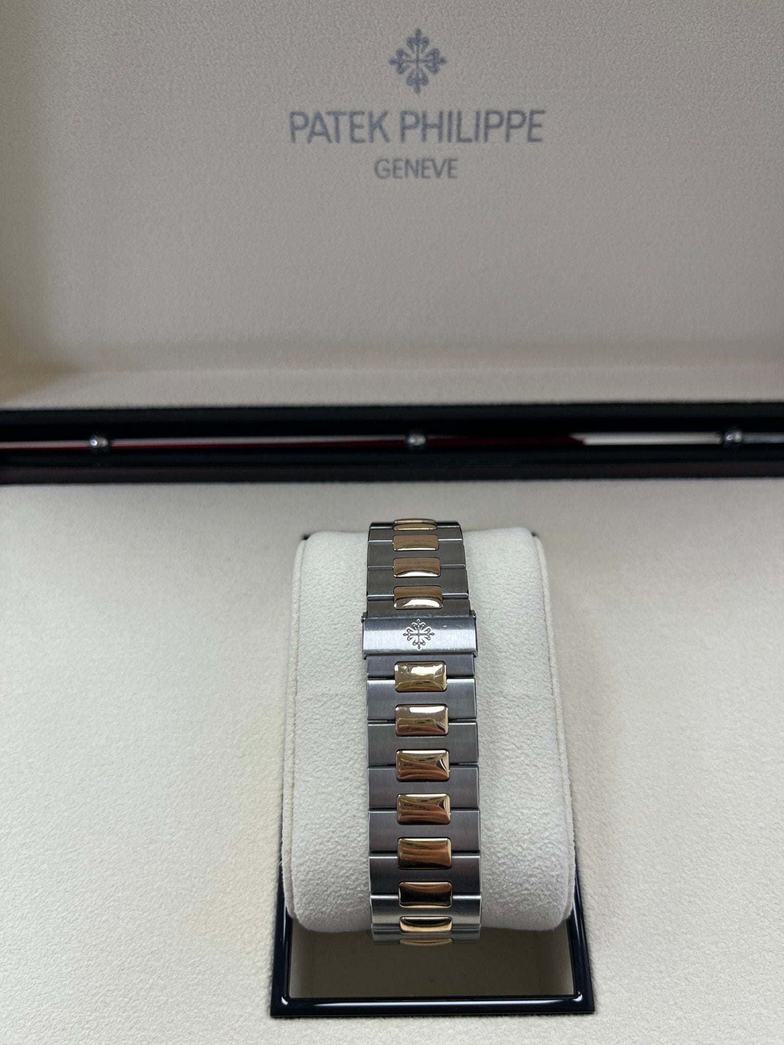 Patek Philippe Nautilus 40.5mm Two Tone Blue Gradient Dial (Ref # 5980 ...