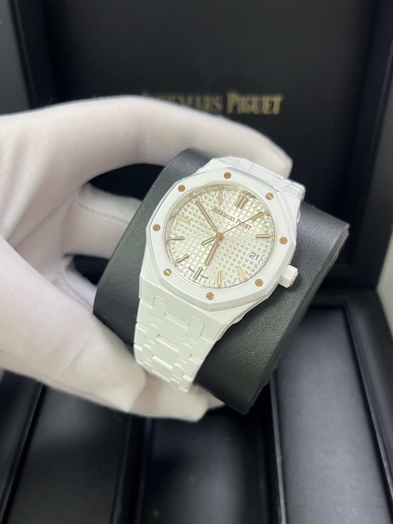 Audemars Piguet Royal Oak Selfwinding White Ceramic 77350CB.OO.1266CB ...