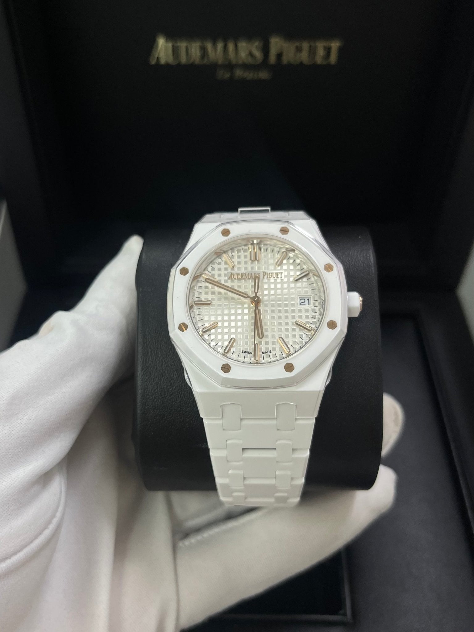 Audemars Piguet Royal Oak Selfwinding White Ceramic 77350CB.OO.1266CB ...