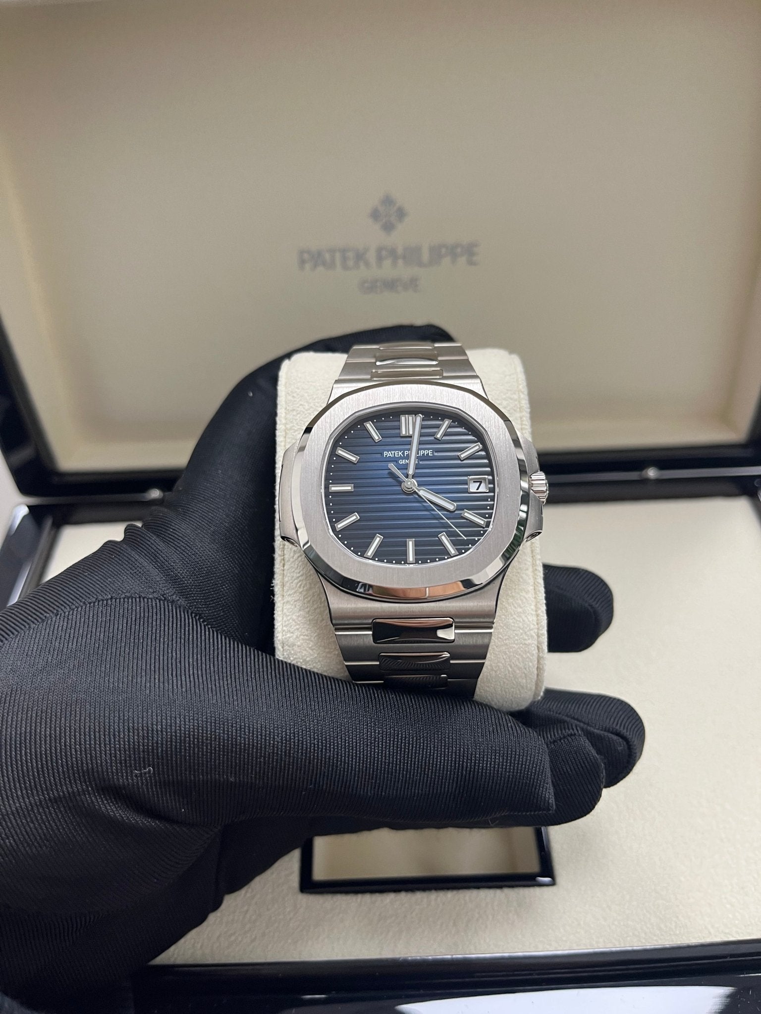 Patek Philippe Nautilus Blue Dial White Gold 5811/1G-001 – WatchesOff5th
